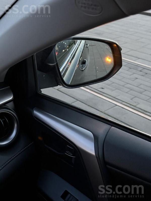 Grey Toyota RAV4 2016 in Riga, with an engine capacity of 2.00 L and mileage of 187 thousand km for 15700 €, photo 11 on AUTOMOTO.COM.LV