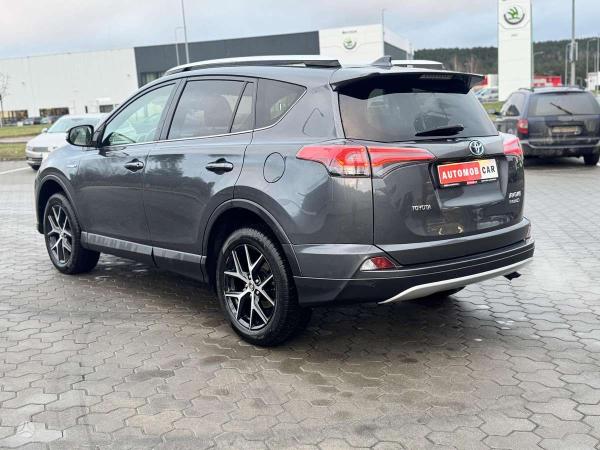 Pelēks Toyota RAV4 2016 Viļņa, ar dzinēja tilpumu 2.49 L un nobraukumu 232 tūkst. km par 16300 €, foto 4 vietnē AUTOMOTO.COM.LV