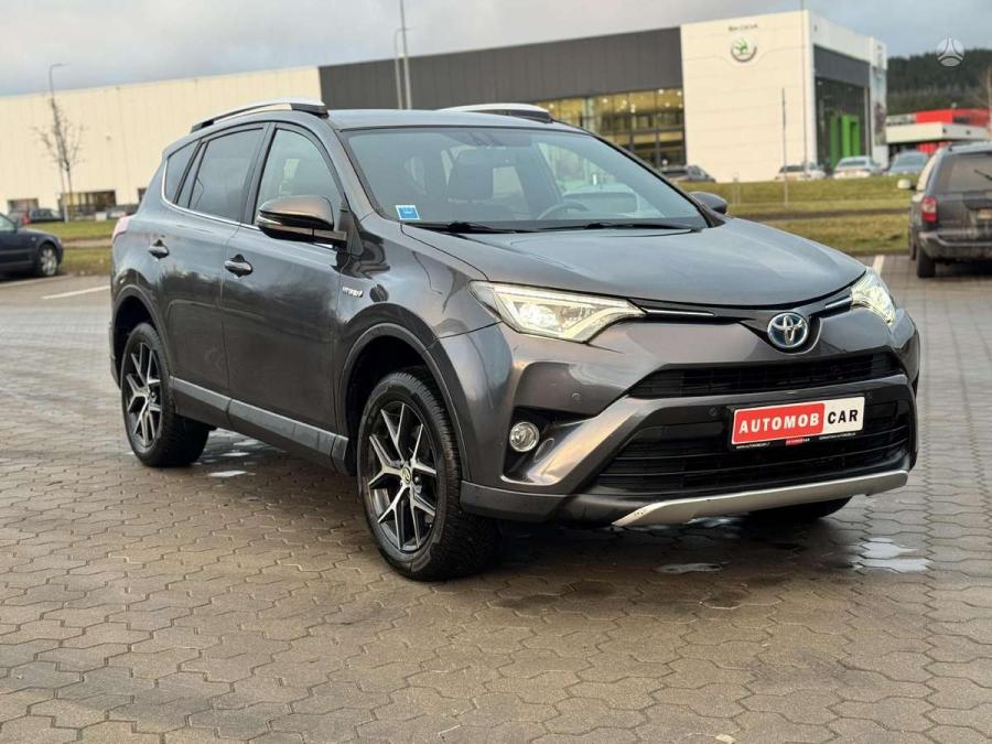 Grey Toyota RAV4 2016 in Vilnius, with an engine capacity of 2.49 L and mileage of 232 thousand km for 16300 €, photo 20 on AUTOMOTO.COM.LV