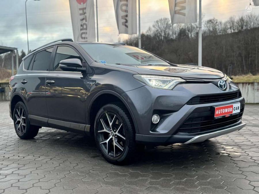 Grey Toyota RAV4 2016 in Vilnius, with an engine capacity of 2.49 L and mileage of 232 thousand km for 16300 €, photo 26 on AUTOMOTO.COM.LV