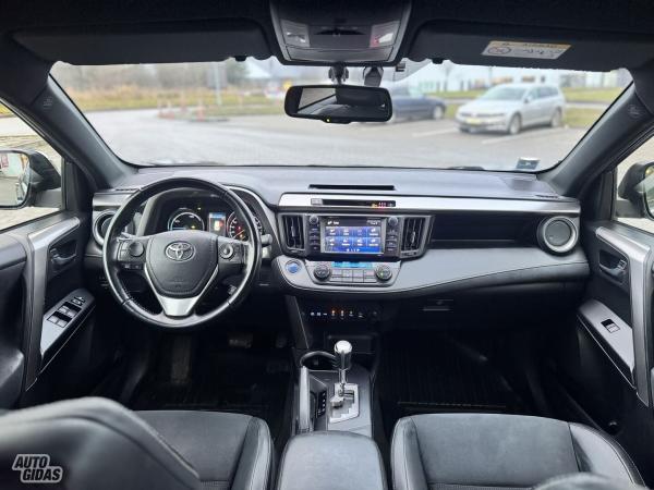 Pelēks Toyota RAV4 2016 Viļņa, ar dzinēja tilpumu 2.50 L un nobraukumu 232 tūkst. km par 16350 €, foto 3 vietnē AUTOMOTO.COM.LV