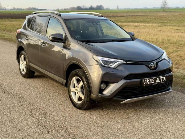 Grey Toyota RAV4 2016 in Vilkaviskis, with an engine capacity of 2.00 L and mileage of 258 thousand km for 12600 €, photo 2 on AUTOMOTO.COM.LV