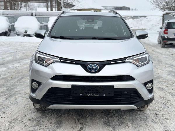 Pelēks Toyota RAV4 2016 Telšiai, ar dzinēja tilpumu 2.49 L un nobraukumu 225 tūkst. km par 15800 €, foto 2 vietnē AUTOMOTO.COM.LV