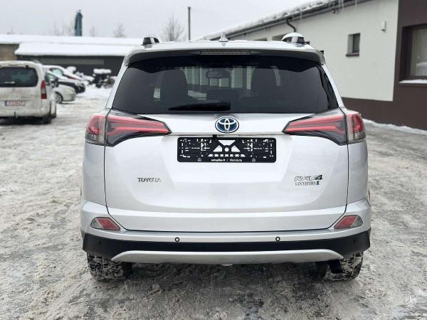 Pelēks Toyota RAV4 2016 Telšiai, ar dzinēja tilpumu 2.49 L un nobraukumu 225 tūkst. km par 15800 €, foto 6 vietnē AUTOMOTO.COM.LV