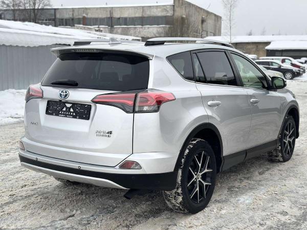 Pelēks Toyota RAV4 2016 Telšiai, ar dzinēja tilpumu 2.49 L un nobraukumu 225 tūkst. km par 15800 €, foto 7 vietnē AUTOMOTO.COM.LV