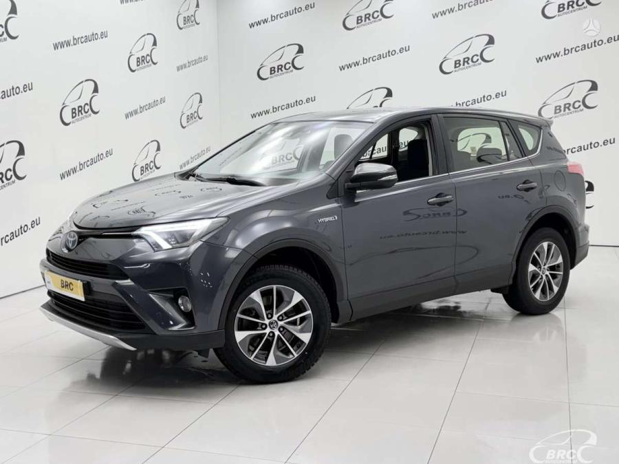 Grey Toyota RAV4 2016 in Vilnius, with an engine capacity of 2.49 L and mileage of 192 thousand km for 15500 €, photo 1 on AUTOMOTO.COM.LV