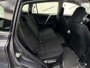 Grey Toyota RAV4 2016 in Vilnius, with an engine capacity of 2.49 L and mileage of 192 thousand km for 15500 €, photo 11 on AUTOMOTO.COM.LV