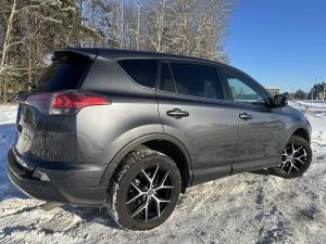 Pelēks Toyota RAV4 2016 Kauņa, ar dzinēja tilpumu 2.49 L un nobraukumu 165 tūkst. km par 17600 €, foto 4 vietnē AUTOMOTO.COM.LV