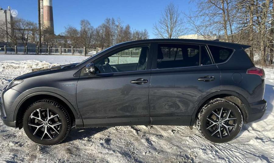 Pelēks Toyota RAV4 2016 Kauņa, ar dzinēja tilpumu 2.49 L un nobraukumu 165 tūkst. km par 17600 €, foto 6 vietnē AUTOMOTO.COM.LV