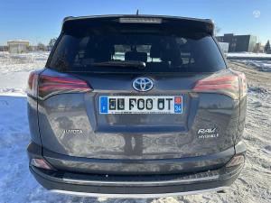 Pelēks Toyota RAV4 2016 Kauņa, ar dzinēja tilpumu 2.49 L un nobraukumu 165 tūkst. km par 17600 €, foto 21 vietnē AUTOMOTO.COM.LV