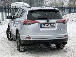 Grey Toyota RAV4 2016 in Jonava, with an engine capacity of 2.00 L and mileage of 237 thousand km for 11990 €, photo 6 on AUTOMOTO.COM.LV