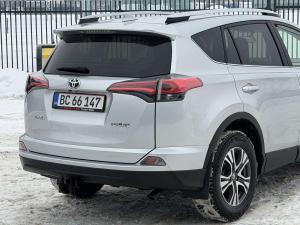 Grey Toyota RAV4 2016 in Jonava, with an engine capacity of 2.00 L and mileage of 237 thousand km for 11990 €, photo 8 on AUTOMOTO.COM.LV