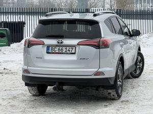 Grey Toyota RAV4 2016 in Jonava, with an engine capacity of 2.00 L and mileage of 237 thousand km for 11990 €, photo 9 on AUTOMOTO.COM.LV