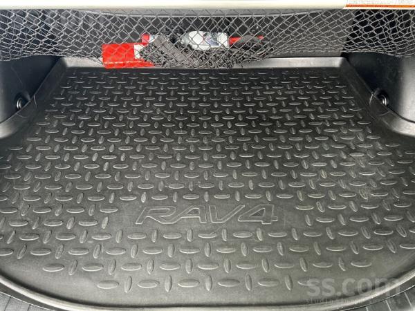 Pelēks Toyota RAV4 2016 Rīga, ar dzinēja tilpumu 2.00 L un nobraukumu 203 tūkst. km par 16990 €, foto 10 vietnē AUTOMOTO.COM.LV