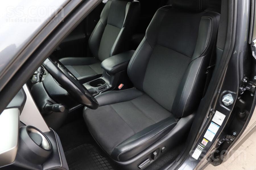 Pelēks Toyota RAV4 2016 Tukums, ar dzinēja tilpumu 2.50 L un nobraukumu 240 tūkst. km par 13900 €, foto 9 vietnē AUTOMOTO.COM.LV