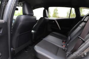 Pelēks Toyota RAV4 2016 Tukums, ar dzinēja tilpumu 2.50 L un nobraukumu 240 tūkst. km par 13900 €, foto 17 vietnē AUTOMOTO.COM.LV