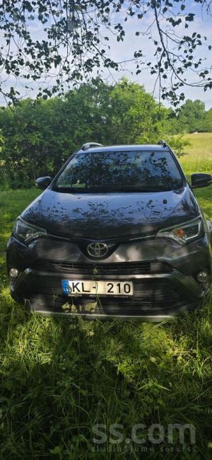 Grey Toyota RAV4 2016 in Riga, with an engine capacity of 2.00 L and mileage of 140 thousand km for 16500 €, photo  on AUTOMOTO.COM.LV