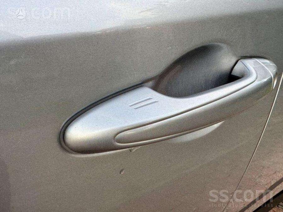 Серый Тойота РАВ 4 2016 в Рига, объемом двигателя 2.00 л и пробегом 250 тыс. км за 11900 €, фото 8 на AUTOMOTO.COM.LV
