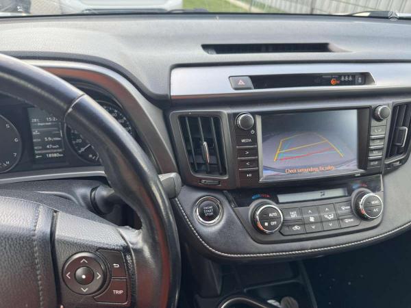 Pelēks Toyota RAV4 2016 Jonava, ar dzinēja tilpumu 2.00 L un nobraukumu 295 tūkst. km par 10790 €, foto 9 vietnē AUTOMOTO.COM.LV