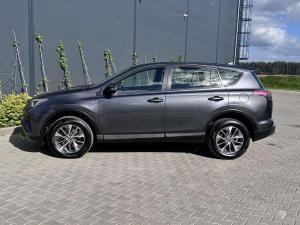 Grey Toyota RAV4 2016 in Vilnius, with an engine capacity of 2.49 L and mileage of 199 thousand km for 16350 €, photo 8 on AUTOMOTO.COM.LV