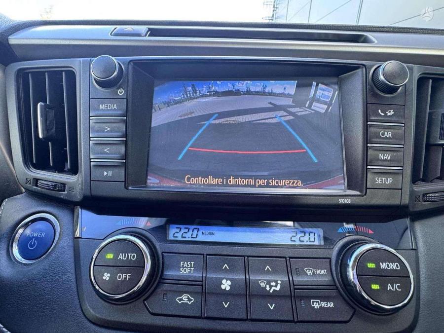 Grey Toyota RAV4 2016 in Vilnius, with an engine capacity of 2.49 L and mileage of 199 thousand km for 16350 €, photo 22 on AUTOMOTO.COM.LV