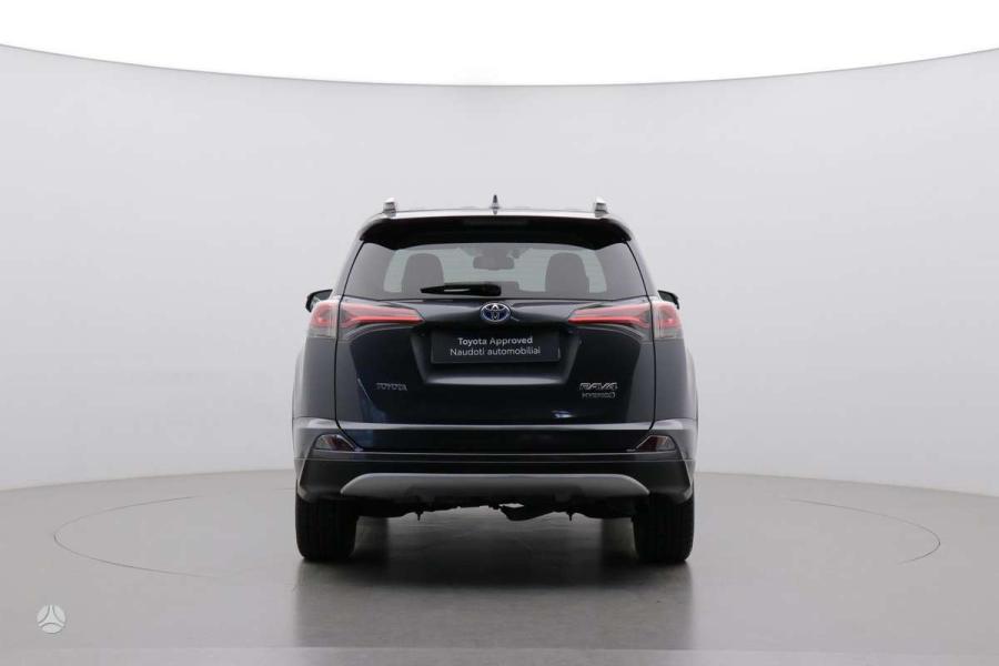 Pelēks Toyota RAV4 2016 Viļņa, ar dzinēja tilpumu 2.49 L un nobraukumu 105 tūkst. km par 20900 €, foto 6 vietnē AUTOMOTO.COM.LV
