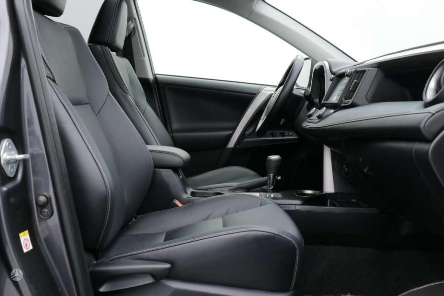Pelēks Toyota RAV4 2016 Viļņa, ar dzinēja tilpumu 2.49 L un nobraukumu 105 tūkst. km par 20900 €, foto 10 vietnē AUTOMOTO.COM.LV