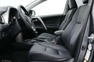 Pelēks Toyota RAV4 2016 Viļņa, ar dzinēja tilpumu 2.49 L un nobraukumu 105 tūkst. km par 20900 €, foto 13 vietnē AUTOMOTO.COM.LV