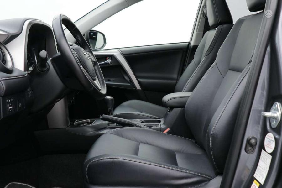 Pelēks Toyota RAV4 2016 Viļņa, ar dzinēja tilpumu 2.49 L un nobraukumu 105 tūkst. km par 20900 €, foto 13 vietnē AUTOMOTO.COM.LV
