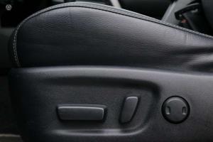 Pelēks Toyota RAV4 2016 Viļņa, ar dzinēja tilpumu 2.49 L un nobraukumu 105 tūkst. km par 20900 €, foto 28 vietnē AUTOMOTO.COM.LV