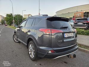 Pelēks Toyota RAV4 2016 Viļņa, ar dzinēja tilpumu 2.50 L un nobraukumu 299 tūkst. km par 16500 €, foto 4 vietnē AUTOMOTO.COM.LV