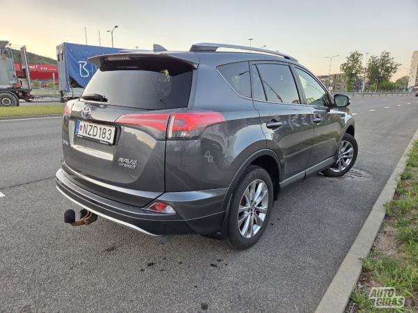 Pelēks Toyota RAV4 2016 Viļņa, ar dzinēja tilpumu 2.50 L un nobraukumu 299 tūkst. km par 16500 €, foto 4 vietnē AUTOMOTO.COM.LV
