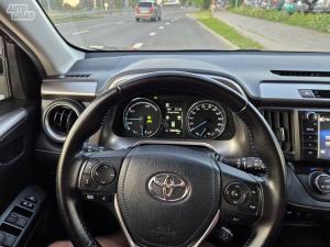 Pelēks Toyota RAV4 2016 Viļņa, ar dzinēja tilpumu 2.50 L un nobraukumu 299 tūkst. km par 16500 €, foto 18 vietnē AUTOMOTO.COM.LV