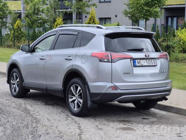 Grey Toyota RAV4 2016 in Riga, with an engine capacity of 2.00 L and mileage of 250 thousand km for 11200 €, photo 7 on AUTOMOTO.COM.LV