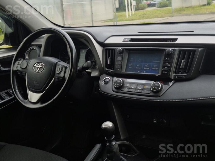 Pelēks Toyota RAV4 2016 Rīga, ar dzinēja tilpumu 2.00 L un nobraukumu 250 tūkst. km par 11200 €, foto 11 vietnē AUTOMOTO.COM.LV