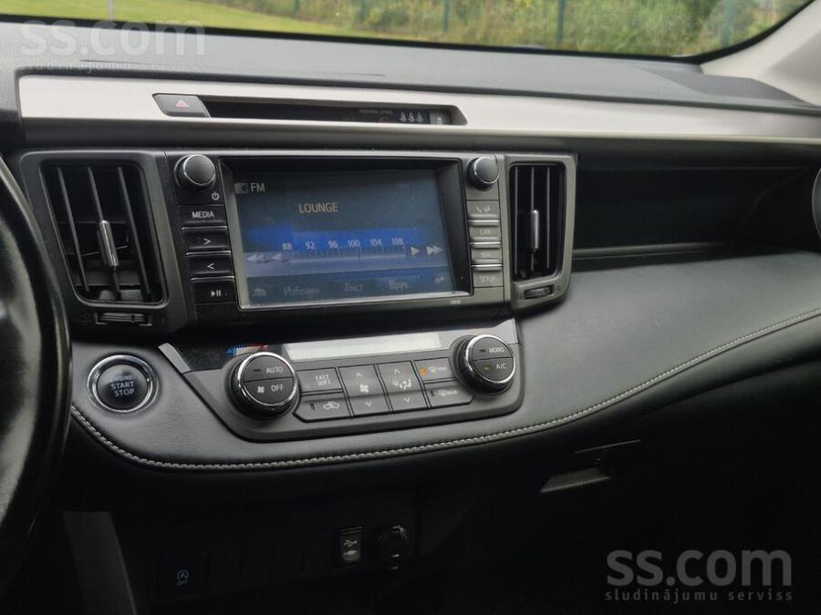 Pelēks Toyota RAV4 2016 Rīga, ar dzinēja tilpumu 2.00 L un nobraukumu 250 tūkst. km par 11200 €, foto 12 vietnē AUTOMOTO.COM.LV