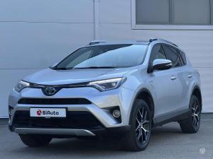 Grey Toyota RAV4 2016 in Utena, with an engine capacity of 2.49 L and mileage of 180 thousand km for 16750 €, photo 3 on AUTOMOTO.COM.LV