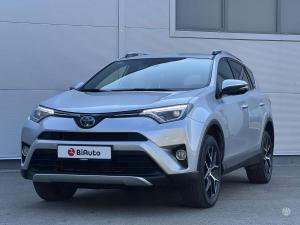 Grey Toyota RAV4 2016 in Utena, with an engine capacity of 2.49 L and mileage of 180 thousand km for 16750 €, photo 4 on AUTOMOTO.COM.LV