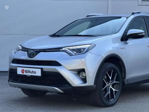 Grey Toyota RAV4 2016 in Utena, with an engine capacity of 2.49 L and mileage of 180 thousand km for 16750 €, photo 5 on AUTOMOTO.COM.LV