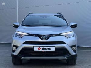 Grey Toyota RAV4 2016 in Utena, with an engine capacity of 2.49 L and mileage of 180 thousand km for 16750 €, photo 12 on AUTOMOTO.COM.LV