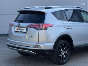 Grey Toyota RAV4 2016 in Utena, with an engine capacity of 2.49 L and mileage of 180 thousand km for 16750 €, photo 20 on AUTOMOTO.COM.LV