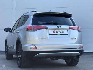 Grey Toyota RAV4 2016 in Utena, with an engine capacity of 2.49 L and mileage of 180 thousand km for 16750 €, photo 24 on AUTOMOTO.COM.LV