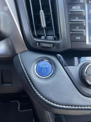 Grey Toyota RAV4 2016 in Utena, with an engine capacity of 2.49 L and mileage of 180 thousand km for 16750 €, photo 55 on AUTOMOTO.COM.LV