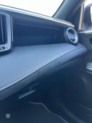 Grey Toyota RAV4 2016 in Utena, with an engine capacity of 2.49 L and mileage of 180 thousand km for 16750 €, photo 57 on AUTOMOTO.COM.LV