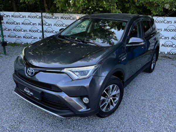 Grey Toyota RAV4 2016 in Vilnius, with an engine capacity of 2.49 L and mileage of 192 thousand km for 17200 €, photo 1 on AUTOMOTO.COM.LV
