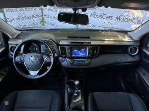 Grey Toyota RAV4 2016 in Vilnius, with an engine capacity of 2.49 L and mileage of 192 thousand km for 17200 €, photo 12 on AUTOMOTO.COM.LV