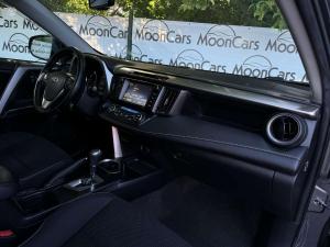 Grey Toyota RAV4 2016 in Vilnius, with an engine capacity of 2.49 L and mileage of 192 thousand km for 17200 €, photo 13 on AUTOMOTO.COM.LV