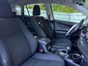 Grey Toyota RAV4 2016 in Vilnius, with an engine capacity of 2.49 L and mileage of 192 thousand km for 17200 €, photo 14 on AUTOMOTO.COM.LV