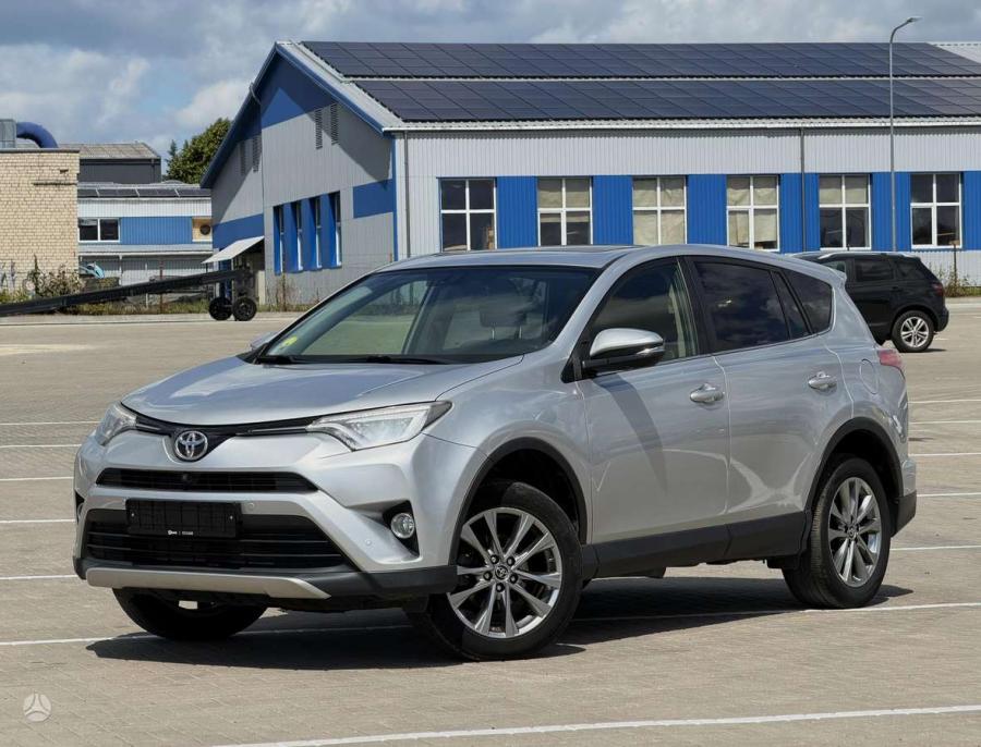 Pelēks Toyota RAV4 2016 Tauragė, ar dzinēja tilpumu 2.00 L un nobraukumu 197 tūkst. km par 13700 €, foto 1 vietnē AUTOMOTO.COM.LV