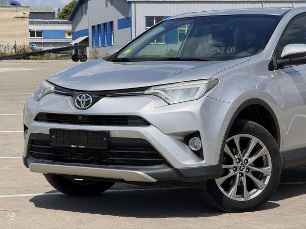 Pelēks Toyota RAV4 2016 Tauragė, ar dzinēja tilpumu 2.00 L un nobraukumu 197 tūkst. km par 13700 €, foto 2 vietnē AUTOMOTO.COM.LV